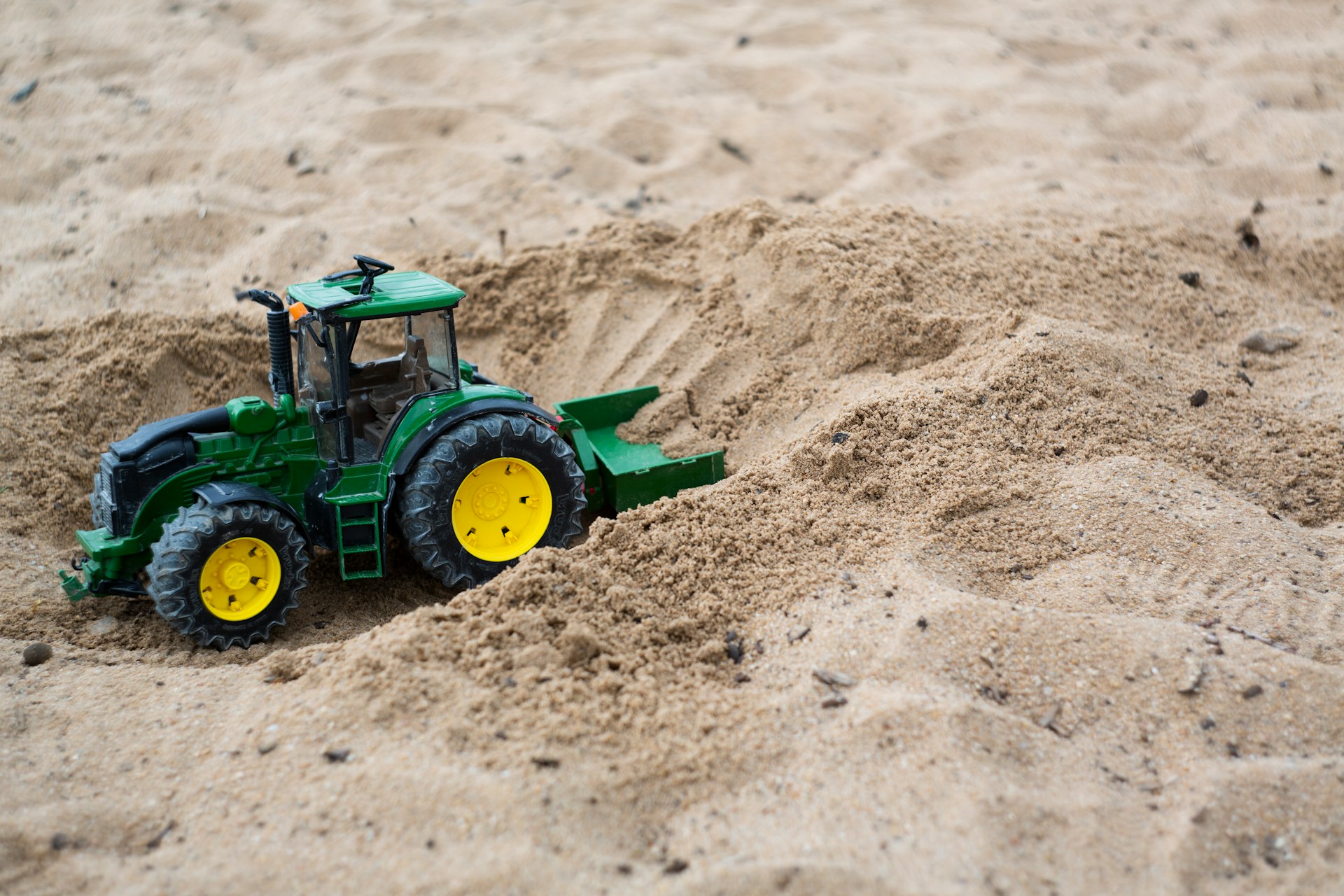 10 Best Toy Tractors and Farm Toys of 2024 | Blain's Farm & Fleet